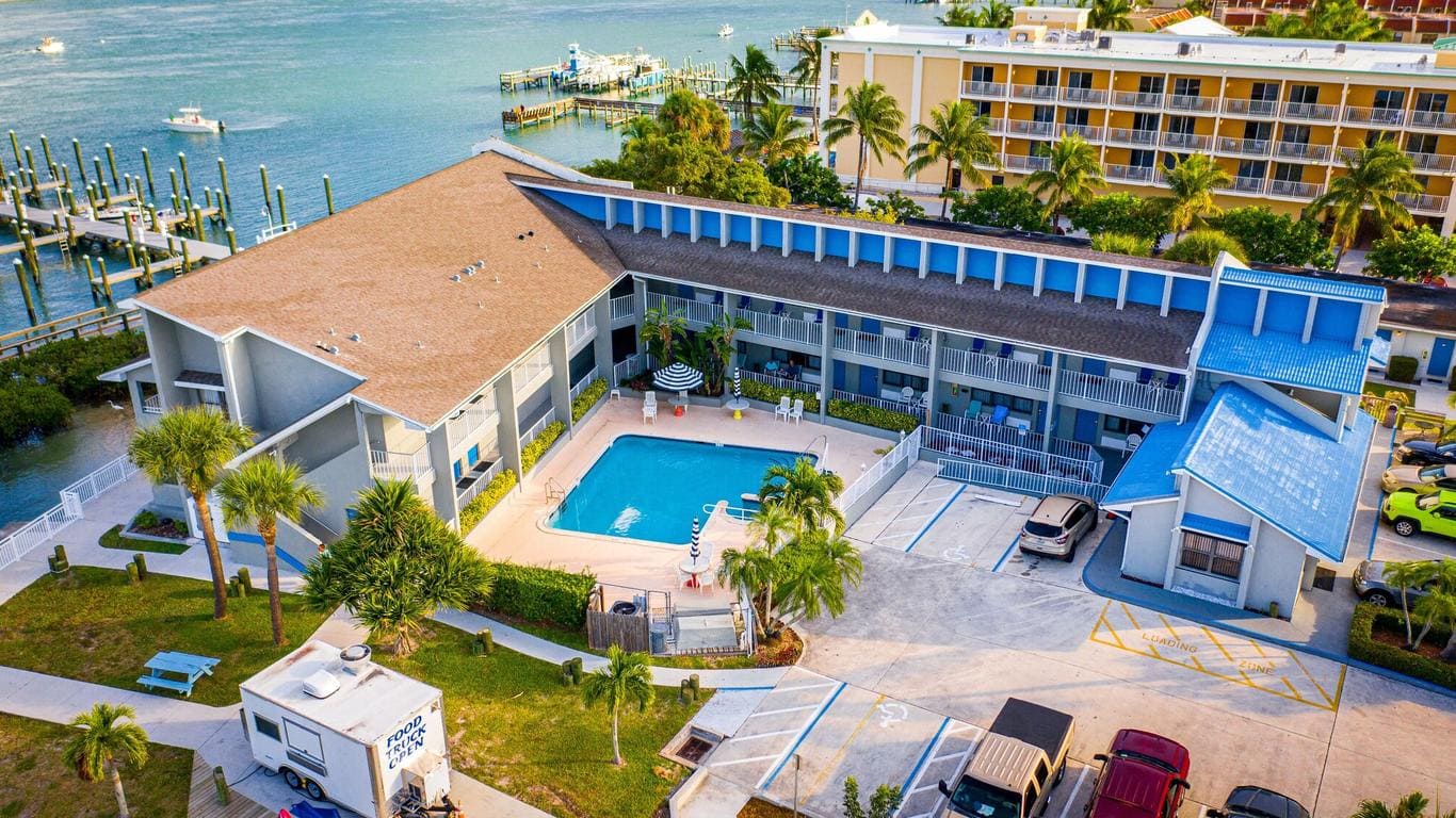 Dockside Inn & Resort - TreasureCoast.com