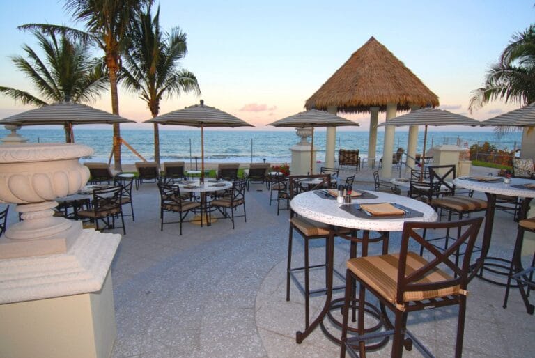 9 Best Vero Beach Bars on the Water
